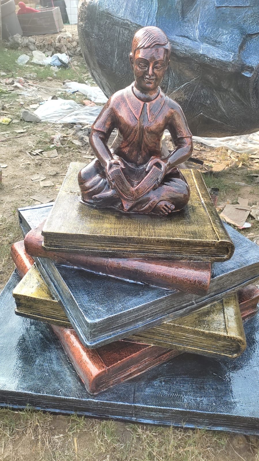 FRP Student on Book Statue – FRP SCULPTURE
